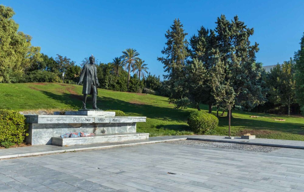 ΕΚΘΕΣΗ “Unhappy Monuments” – ARTWORKS